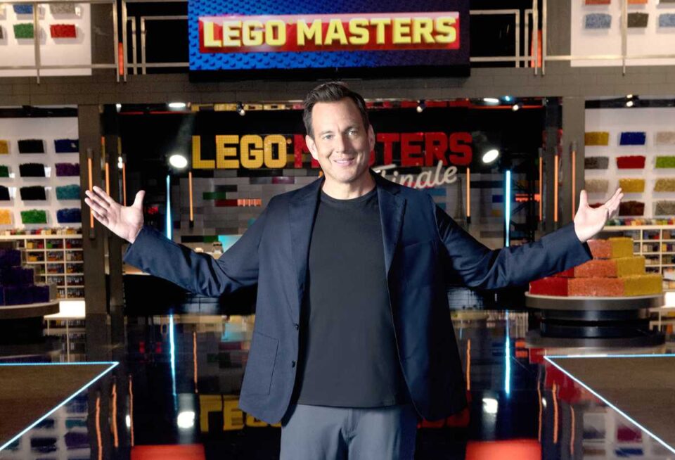 LEGO Masters: Celebrity Holiday Bricktacular First Look