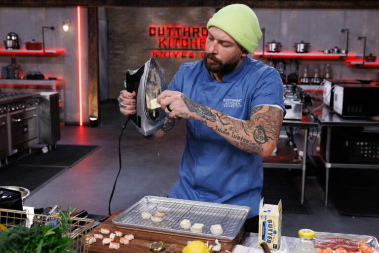 Cutthroat Kitchen: Knives Out to Bring Back the Sabotage Game