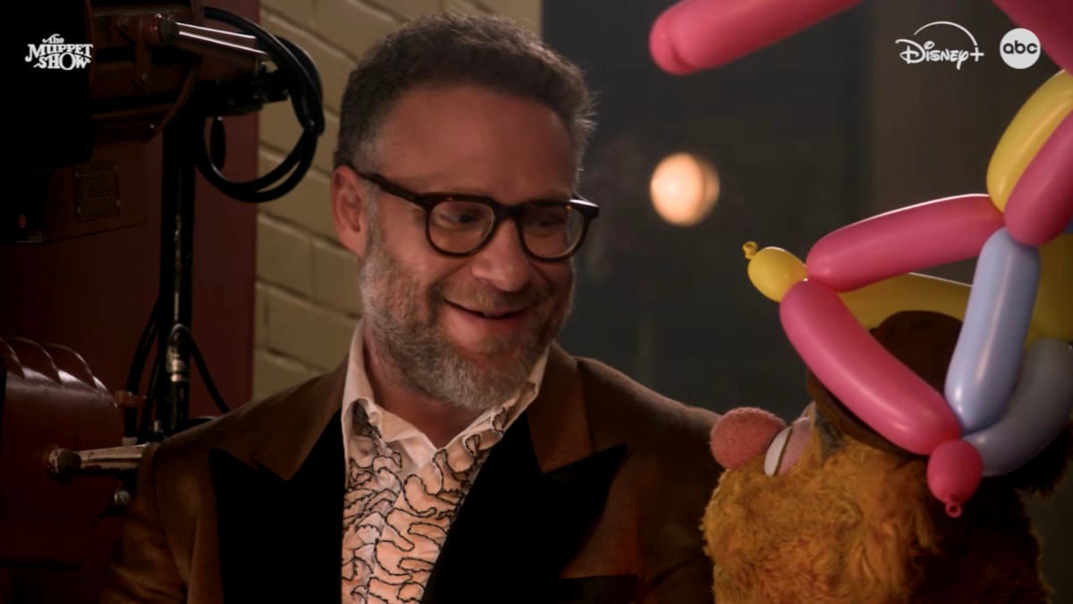 First Look at Sabrina Carpenter and Seth Rogen in The Muppet Show